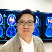 compare_variants_same_gene - AlphaGenome MCP Server | Glama